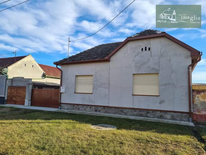 Casa frumoasa de vanzare in Nadlac - locatie centrala 62.950, Arad ...