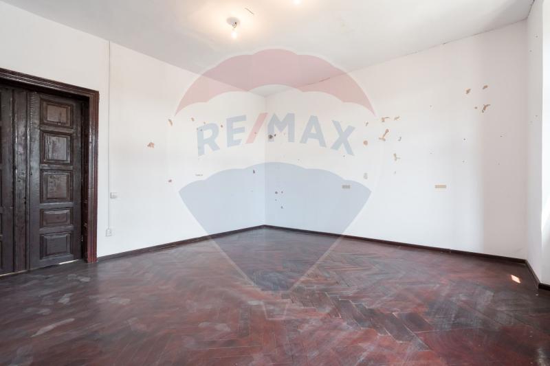 Vila cu 14 camere de vanzare Ultracentral - Casa Ion Poenaru Bordea ...