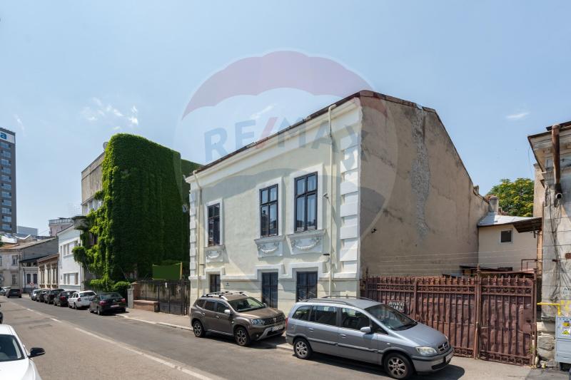Vila cu 14 camere de vanzare Ultracentral - Casa Ion Poenaru Bordea ...
