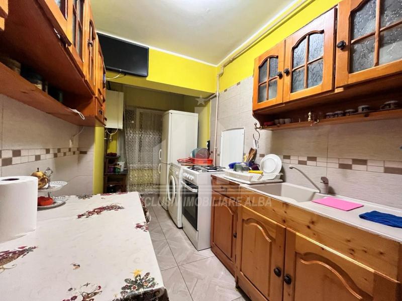 Garsoniera decomandata | 32 mp | Etajul 3 din 4 | Cetate, Alba Iulia ...