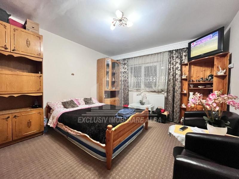 Garsoniera decomandata | 32 mp | Etajul 3 din 4 | Cetate, Alba Iulia ...