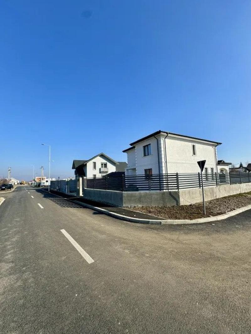 Casa 4 camere 2 Bai Terasa si 550 Mp Teren in orasul Buftea, Bucuresti ...