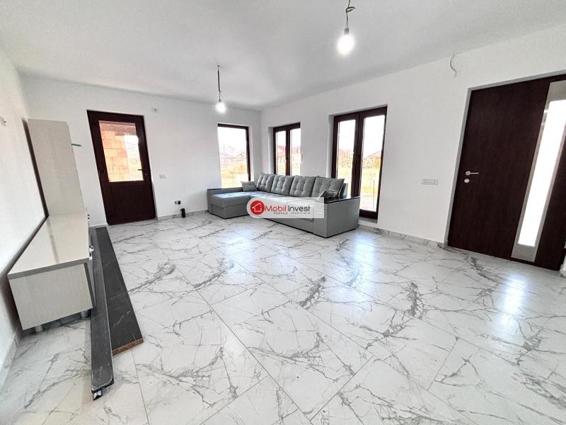 Casa individuala pe un singur nivel, 4 camere, 2 bai confort ...