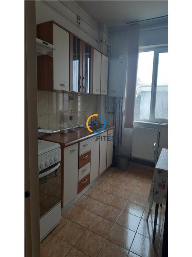 Apartament 3 camere Trivale complex I, cu centrala proprie, Pitesti ...