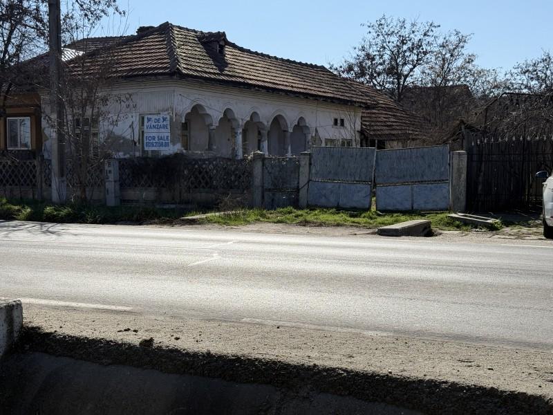 Teren cu casa batraneasca, 1800mp, Livezi - Podari, la strada ...