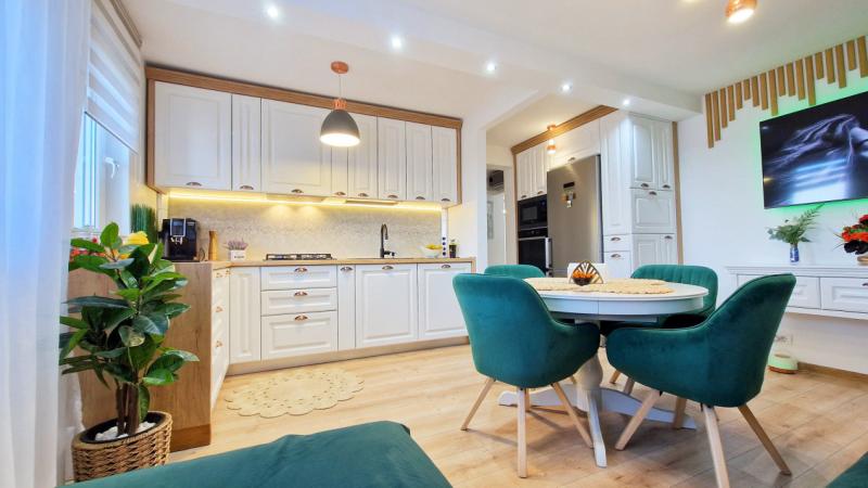 Fara griji, doar chei si valiza ta, apartament cu 4 camere la gura de ...