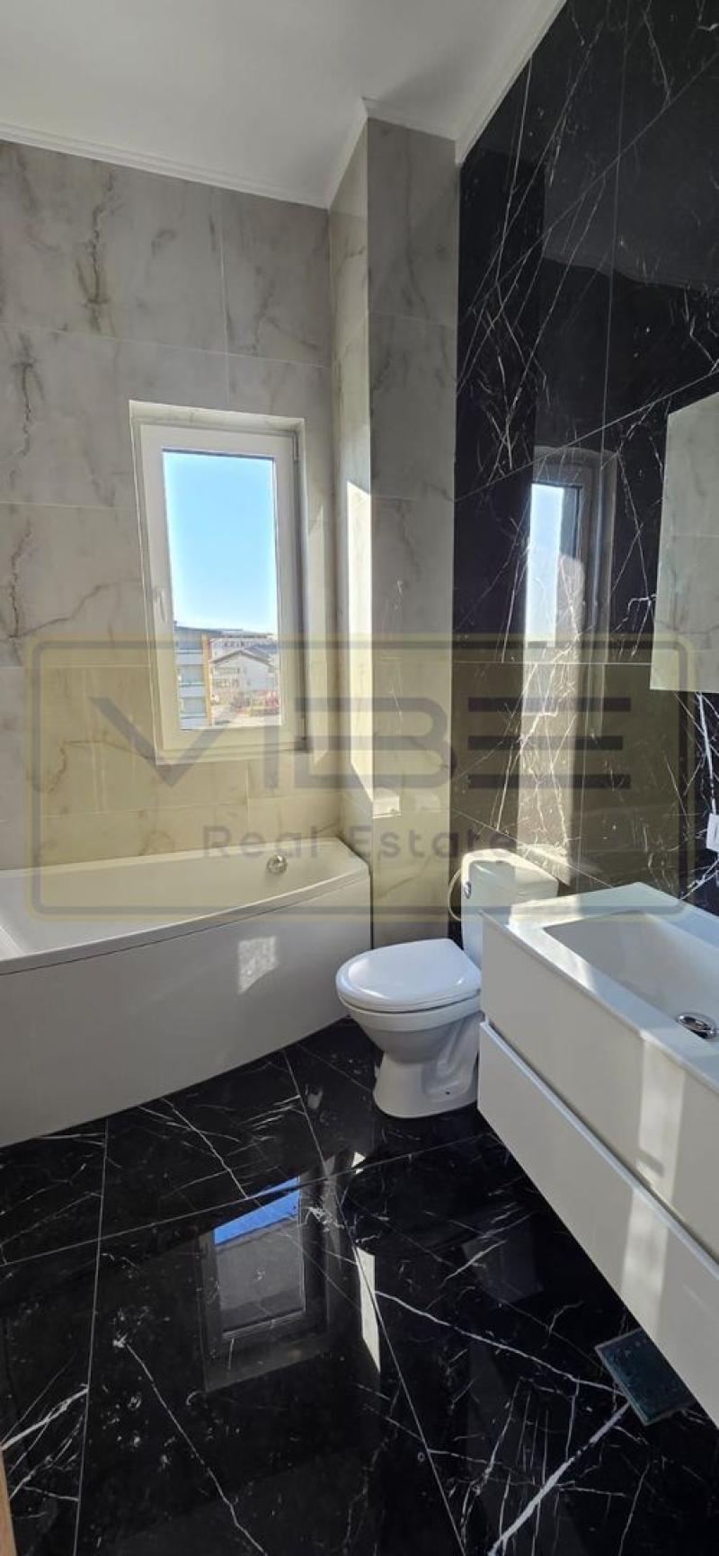 Pacurari - Intabulat - 59mp - Etaj 1,2,3, Parcare inclusa si boxa ...