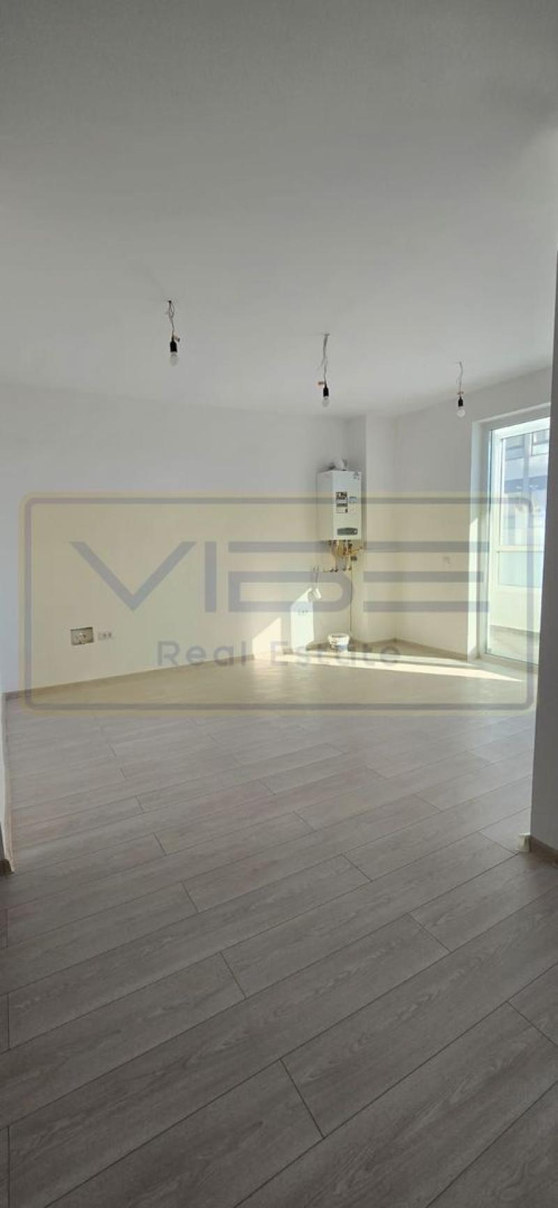 Pacurari - Intabulat - 59mp - Etaj 1,2,3, Parcare inclusa si boxa ...