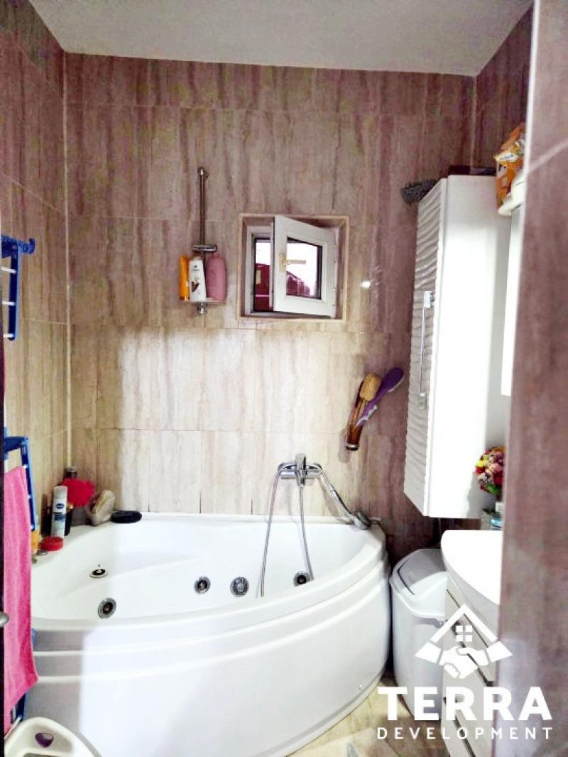 Casa pe colt cu personalitate ( Inel II zona Cora), Constanta ...