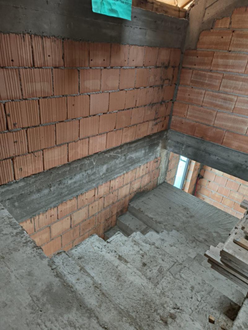 De vanzare casa la rosu 190 mp utili- Eden Forest-Gulia, Dambovita ...