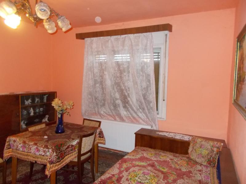 Casa, Utvin, caramida, fundatie beton, 3 camere, anexe, 400 sau 1500mp ...